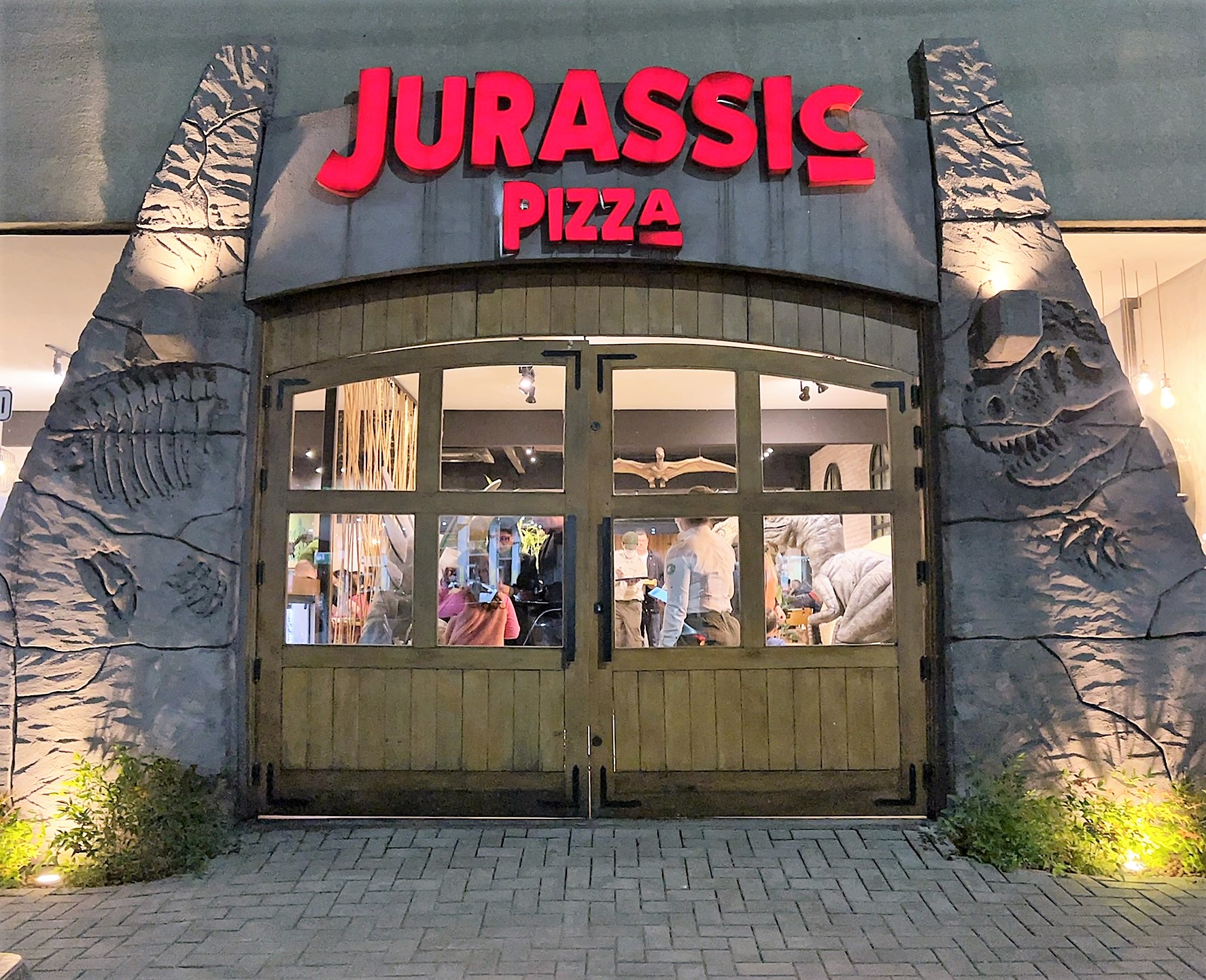 Pizzaria temática de dinossauros em Foz do Iguaçu é premiada pela maior ...